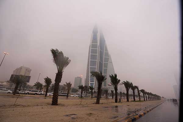 Bahrain News: Heavy rain causes traffic chaos