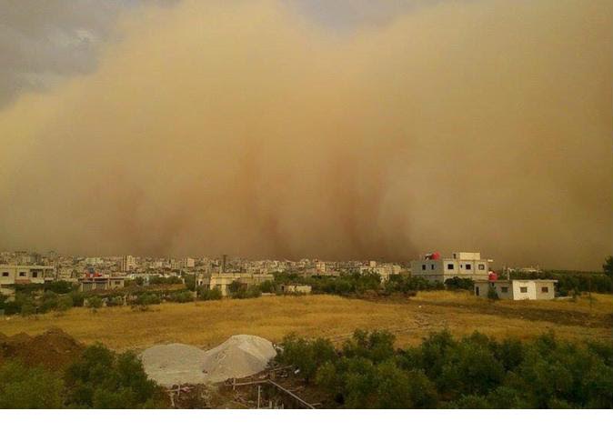 KSA: Huge sandstorm sweeps Saudi Arabia; traffic disrupted