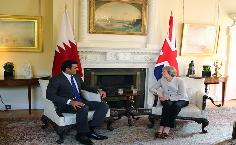 Qatar: Qatari leader holds talks with British premier
