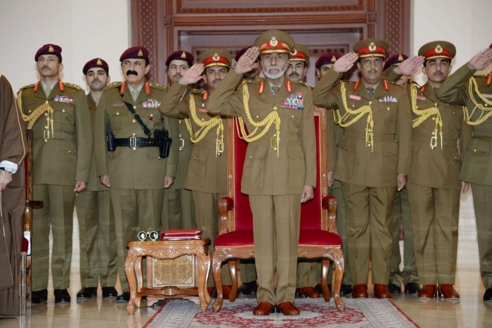 Oman: In Pictures: Sultan attends National Day military parade