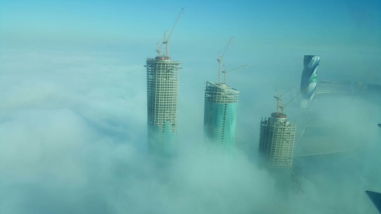 Bahrain News: PHOTOS: Thick fog covers Bahrain, low visibility warning ...