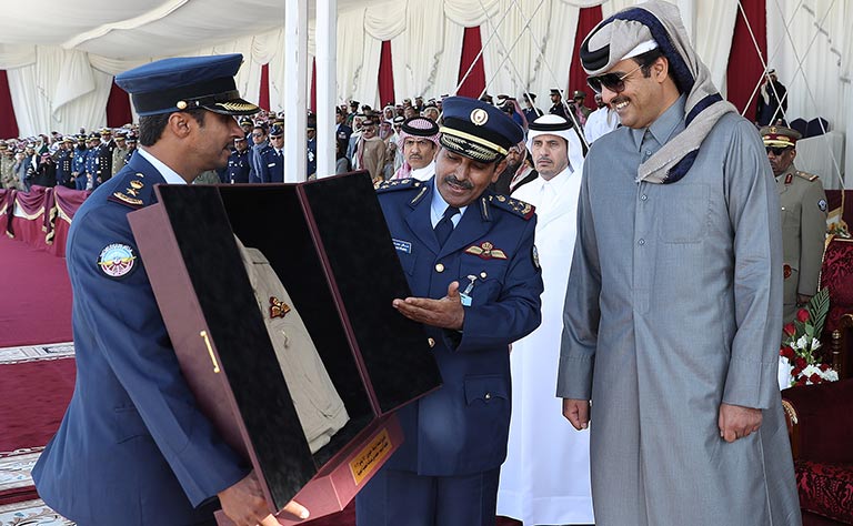 Qatar: Qatari Amir attends Al Zaeem Air College graduation