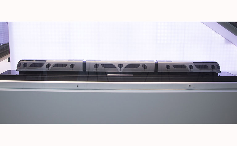 Qatar: Qatari Amir visits railway milestone