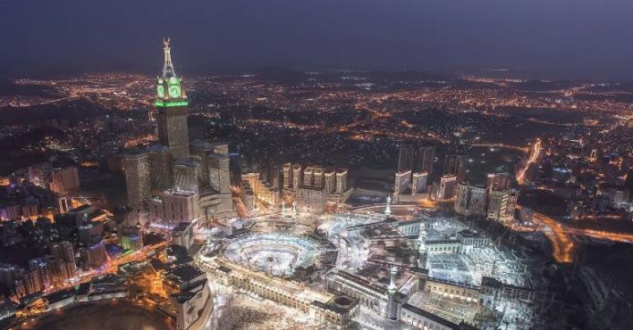 KSA: PHOTOS: Enthralling images of a spiritual Mecca by night