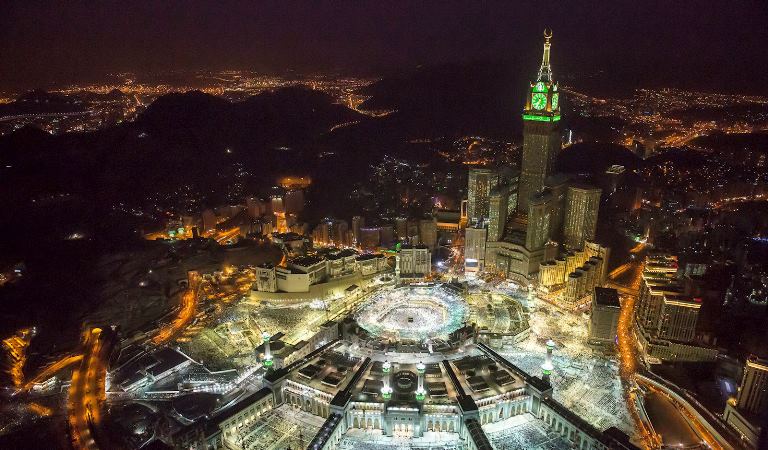 KSA: PHOTOS: Enthralling images of a spiritual Mecca by night