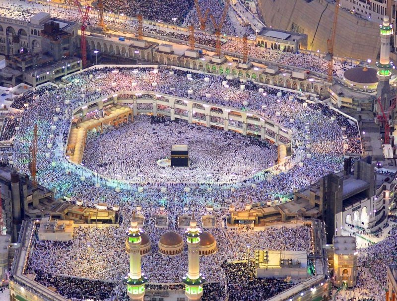 KSA: PHOTOS: More than 2.5 million pray at Mecca on 29th Ramadan night