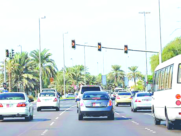 Bahrain News: Proposal to have traffic lights flash yellow before ...