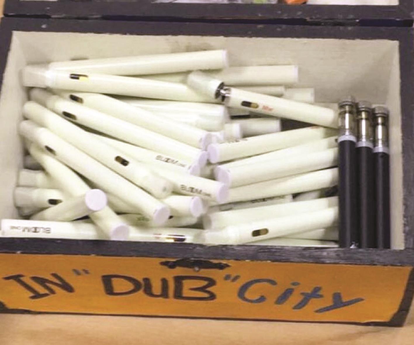 Kuwait: Kuwaiti caught with 300 e-cigarettes filled with drug oil