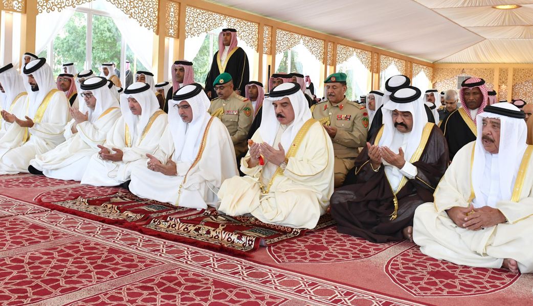 Bahrain News: IN PICTURES: His Majesty performs Eid Al Adha prayers