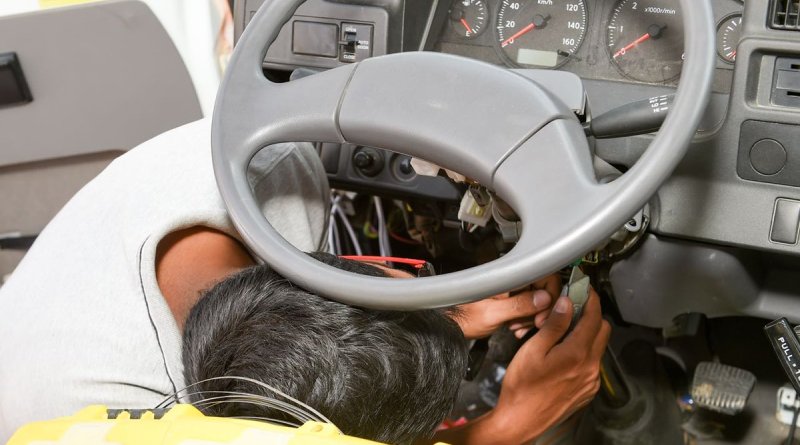 Oman: 300 school buses equipped with safety devices