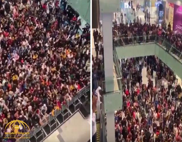 Kuwait: Video: Fans crowd mall to get a glimpse of Shah Rukh Khan