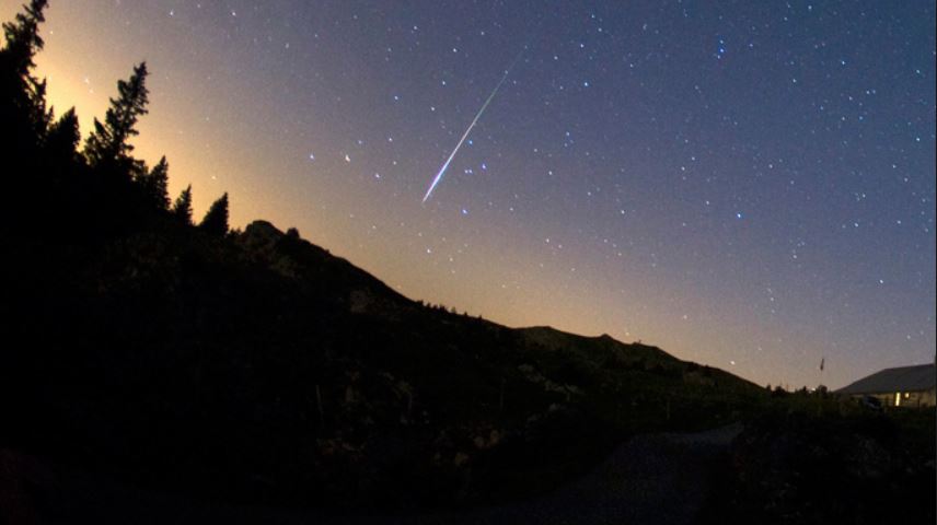 World News: Tweet Impact: Los Angeles 'meteor' sets internet alight