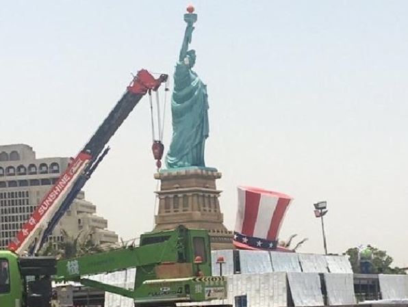 KSA: 'Statue of Liberty' installed on Al Hamra Corniche in Jeddah