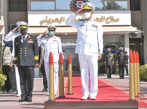 Photo Gallery: Pakistan’s Naval Staff chief visits Royal Bahraini Naval ...