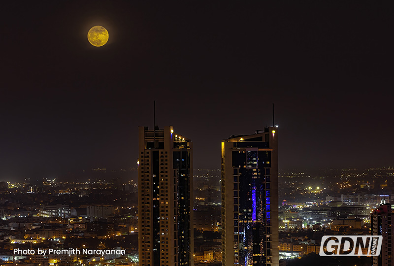 Bahrain News: 'Buck Supermoon' dazzles Bahrain