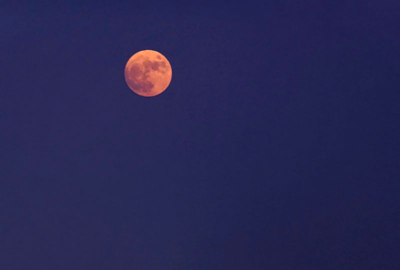 Bahrain News: Supermoon spectacle!