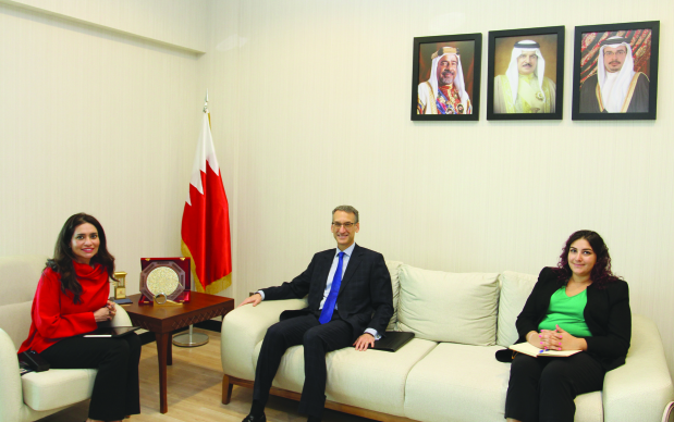 Bahrain News: LMRA CEO receives US ambassador