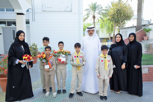Bahrain News: Education Minister meets autistic students set to join ...