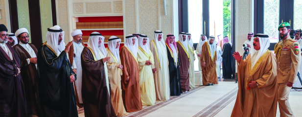 Photo Gallery: Royal prayers