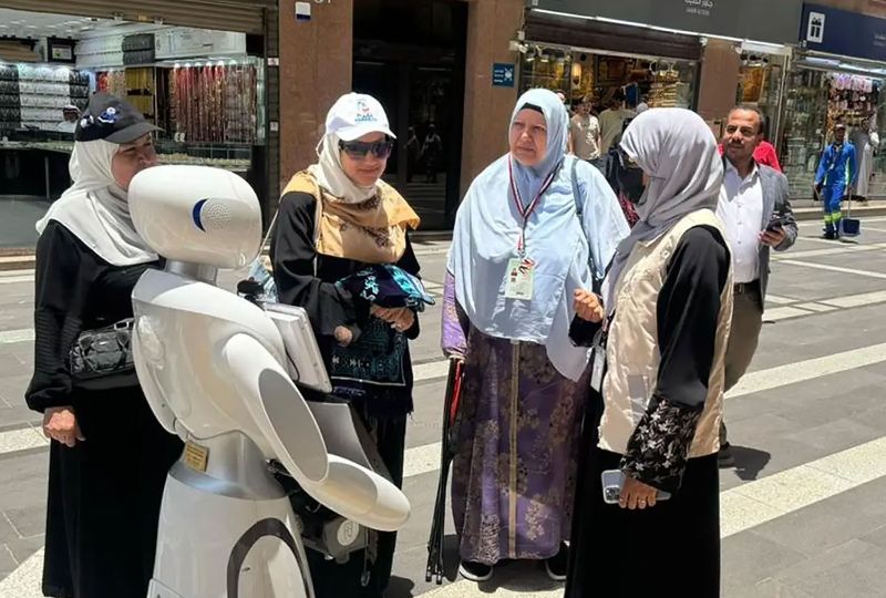 KSA: Saudi Arabia launches Smart Robot service in central area near ...