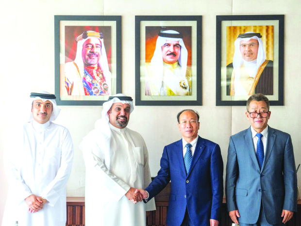 Photo Gallery: Chinese ties in focus