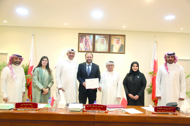 Bahrain News: Ace journalist is honoured