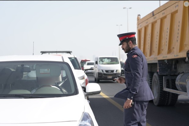 Bahrain News: Zero tolerance for drivers misusing emergency lanes to ...