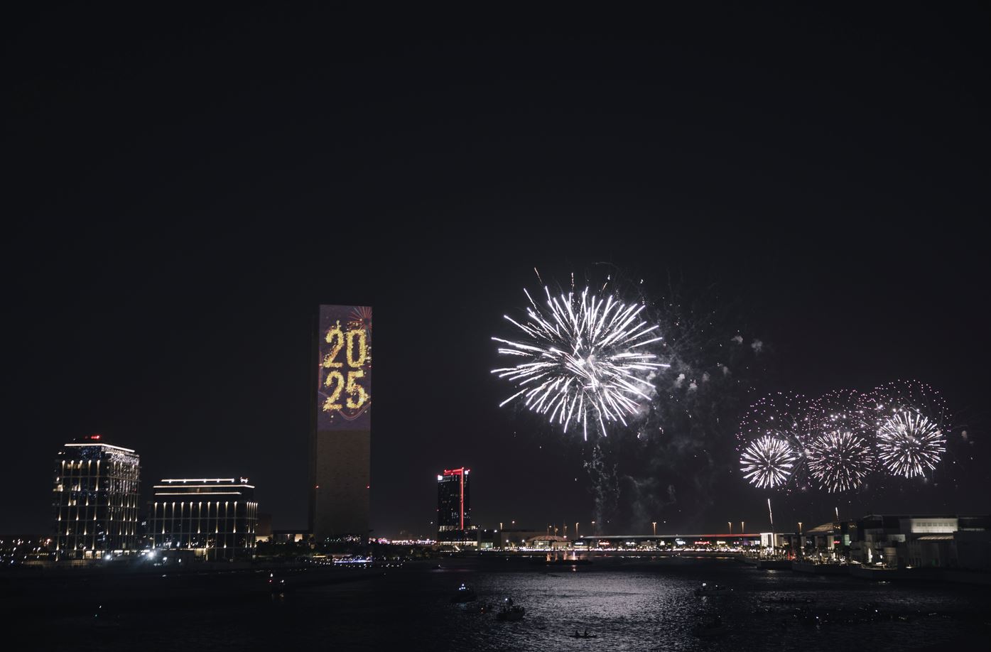 Bahrain News: NEW HOPE: Thousands celebrate as Bahrain rings in 2025 ...