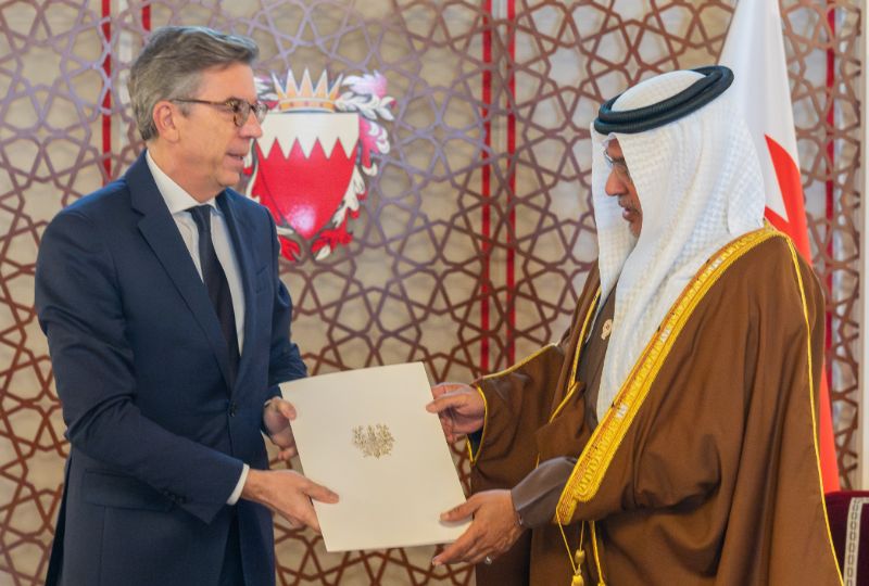 Bahrain News: Deputy King receives French Ambassador