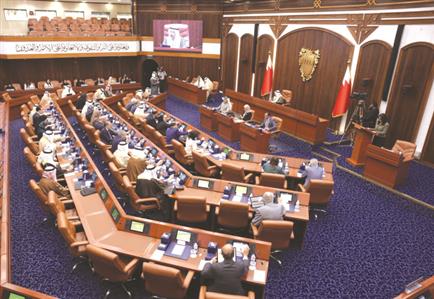 World News: Obstacles to peace remain as Zelenskiy meets Trump