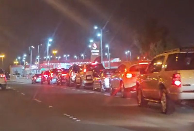 Bahrain News: WATCH: Long queues at Bahrain fuel stations ahead of ...