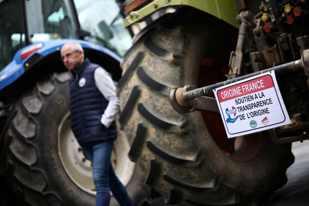 World News: French farmers target food imports as Mercosur protests ...