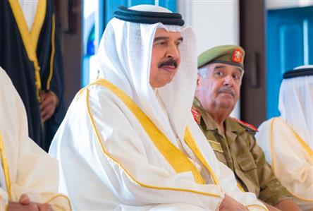 Oman: Sultan of Oman performs Eid Al Adha prayers